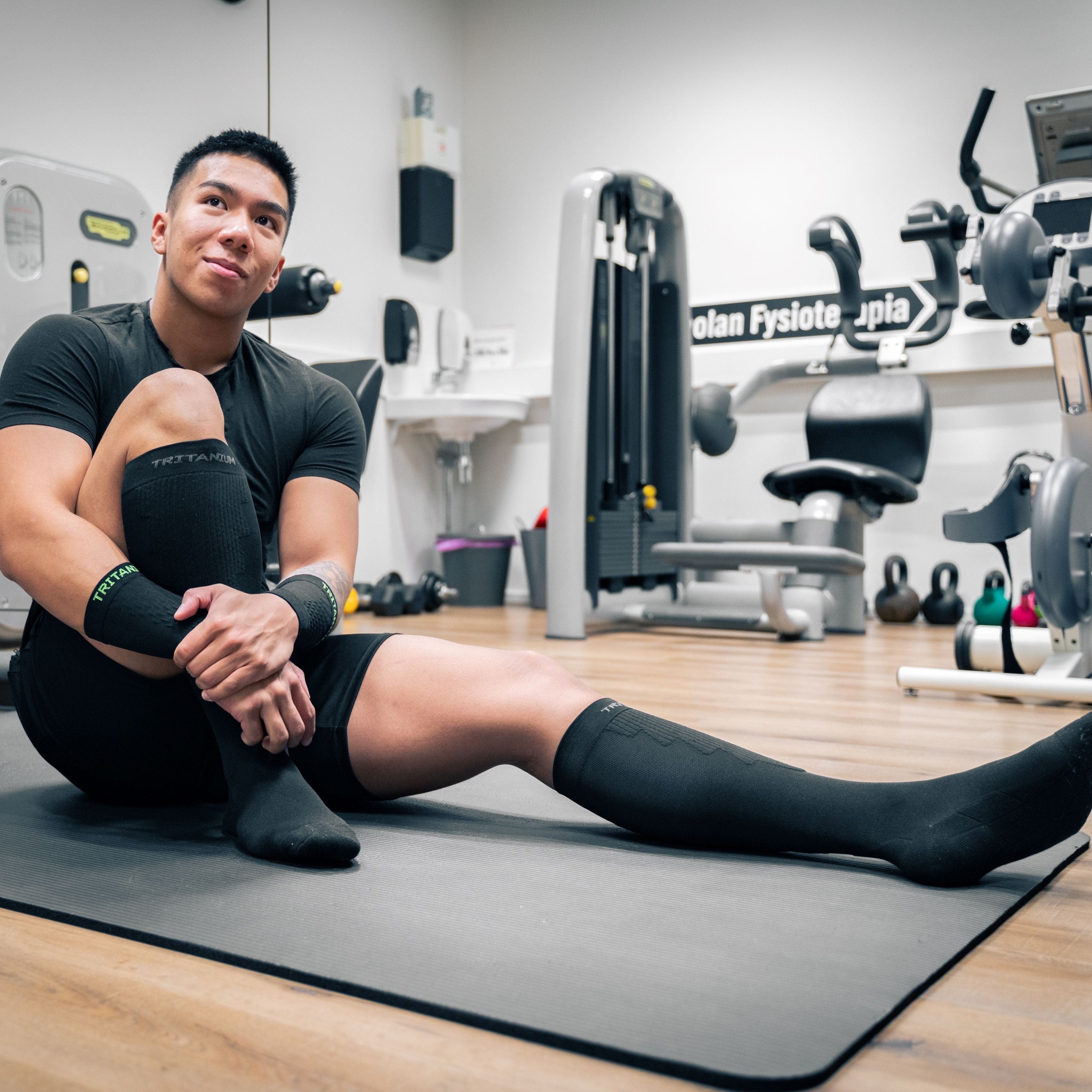 eXtend Low – Kompressiosukat palautumiseen – Musta – Tritanium Store